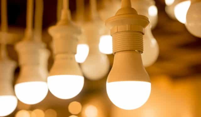 LED Light Bulbs: Do LEDs Generate Heat? | HomElectrical.com