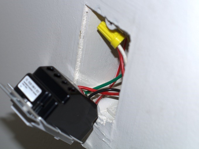 Installing a New Dimmer Switch | HomElectrical.com